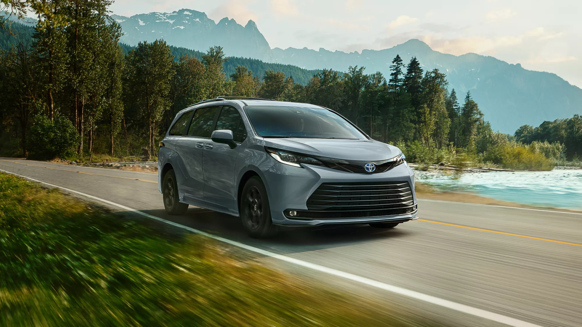 LANDING Toyota Sienna – GLOBAL CARS